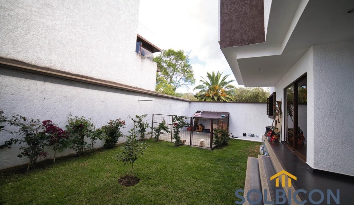 Casa a la venta de lujo en Challuabamba Cuenca - Solbicon